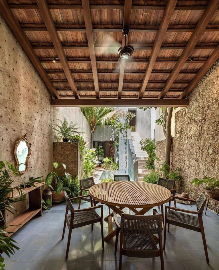A Hidden Oasis: The Beauty of a Small Mexican Style Villa